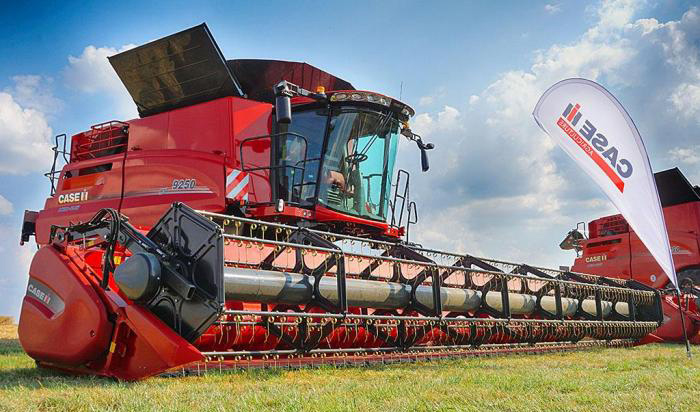 Case IH presented new generation of combines: Axial-Flow 250 | Titan ...