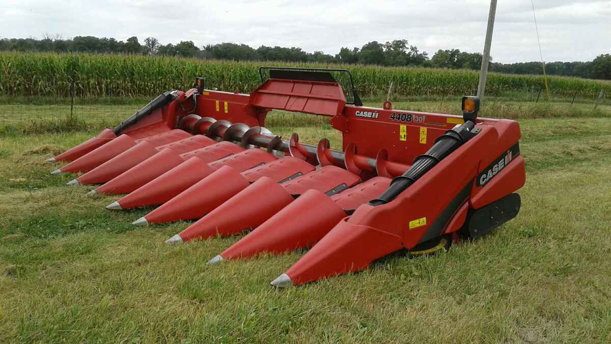 Harvesting machinery/Case IH 4408 corn harvester | Titan Machinery