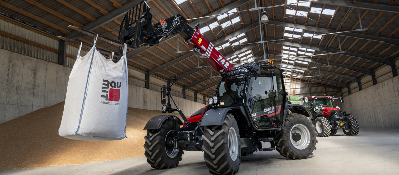 FARMLIFT – EQUIPMENT FOR EFFECTIVE LIFTING OF LOADS | Titan Machinery